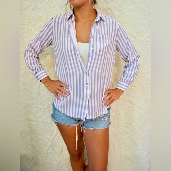 Jane and Delancey | Tops | Jane Delancey Button Up Has Cute Buttons In ...